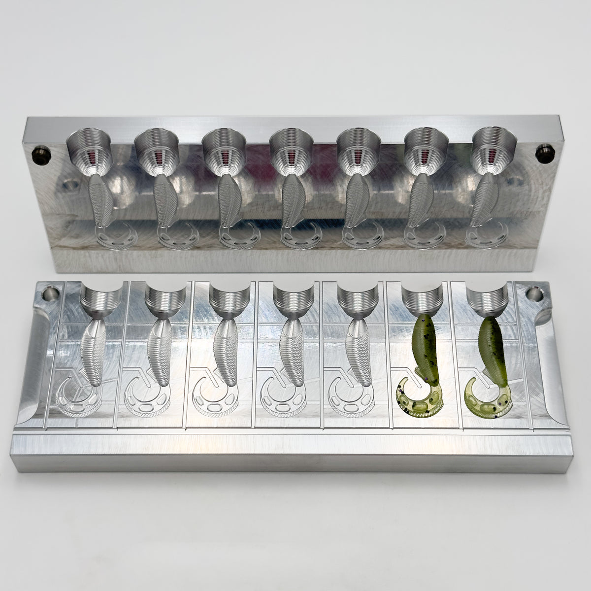 2.2 Inch Epic WhipWad Hand Injection Mold – Epic Bait Molds